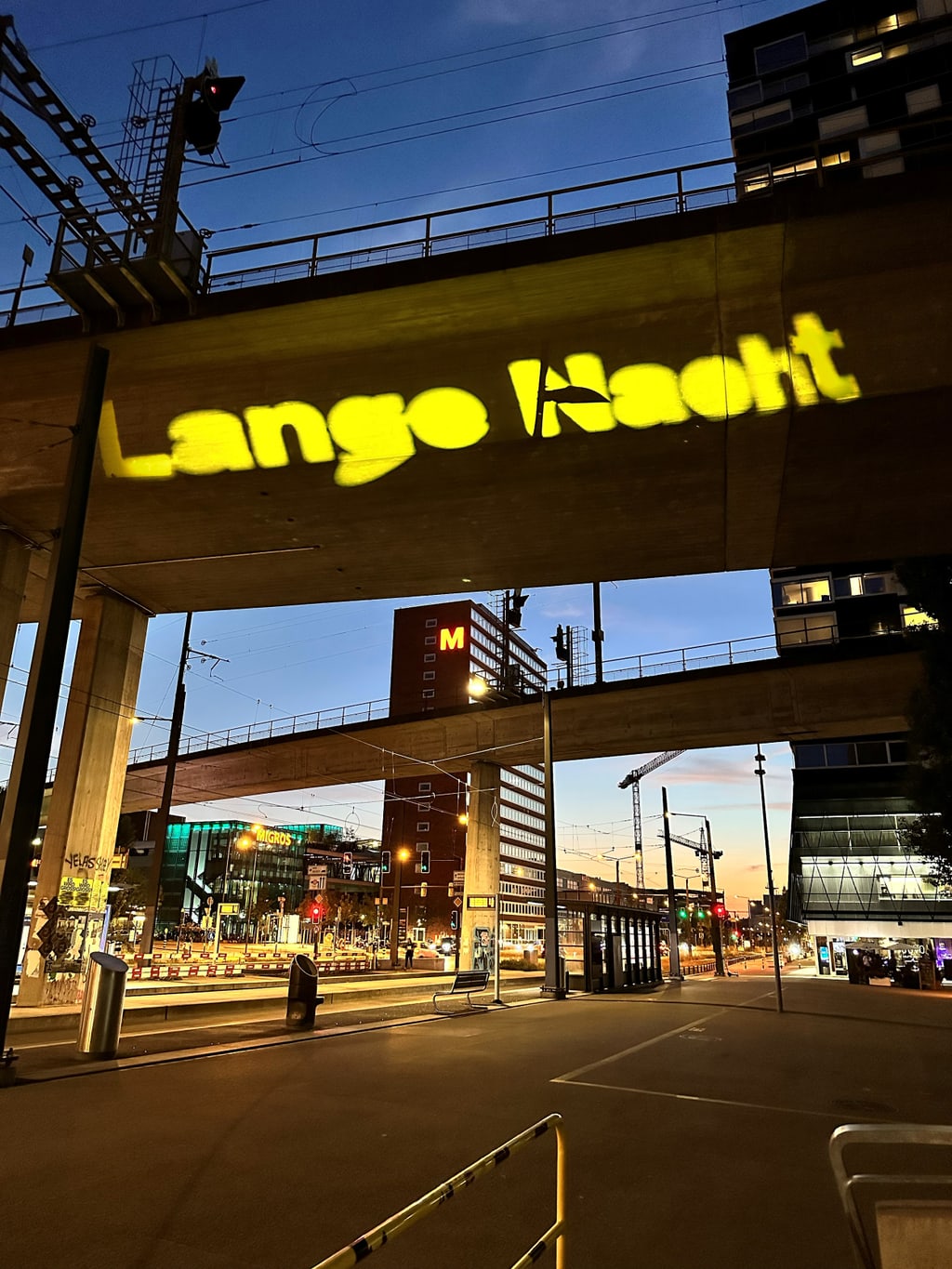 Toni Light – Bewegtes Licht für die Lange Nacht | Museum für Gestaltung ...